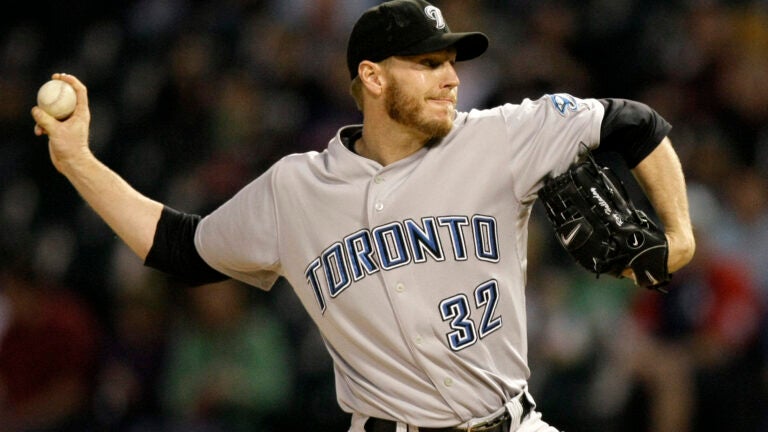 Roy Halladay's No. 32 will be retired by Blue Jays before season opener