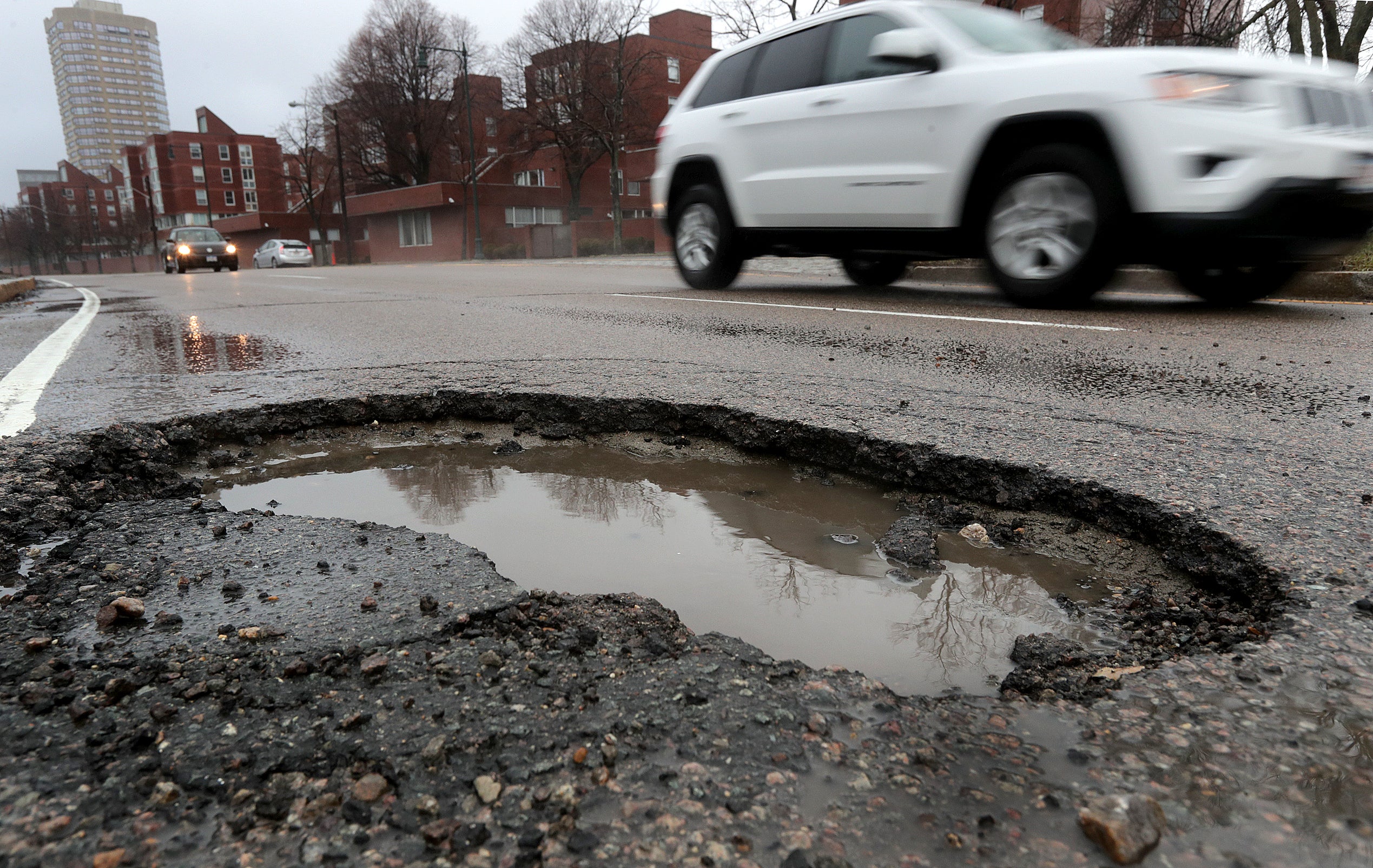 Police: Massachusetts man threatened to kill town official over potholes