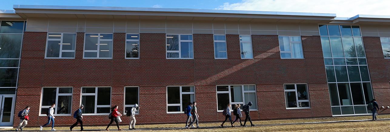 What is it like to live in Pelham, N..H.?