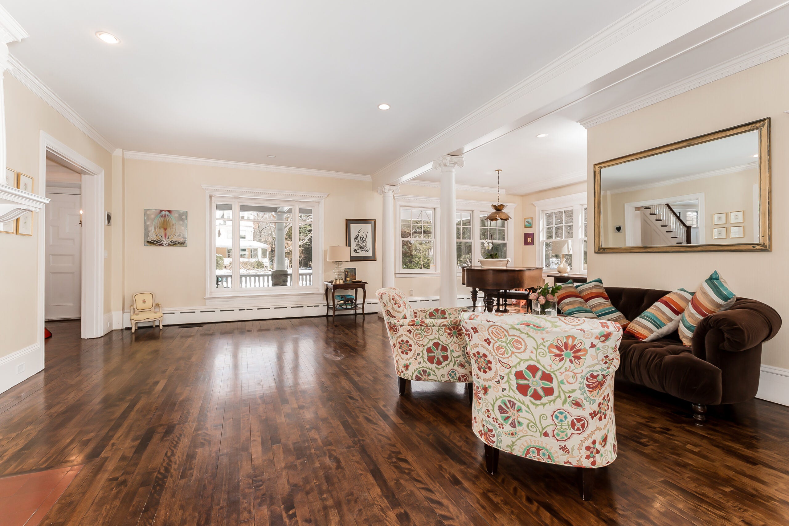 1880 Newton Victorian boasts octagonal family room