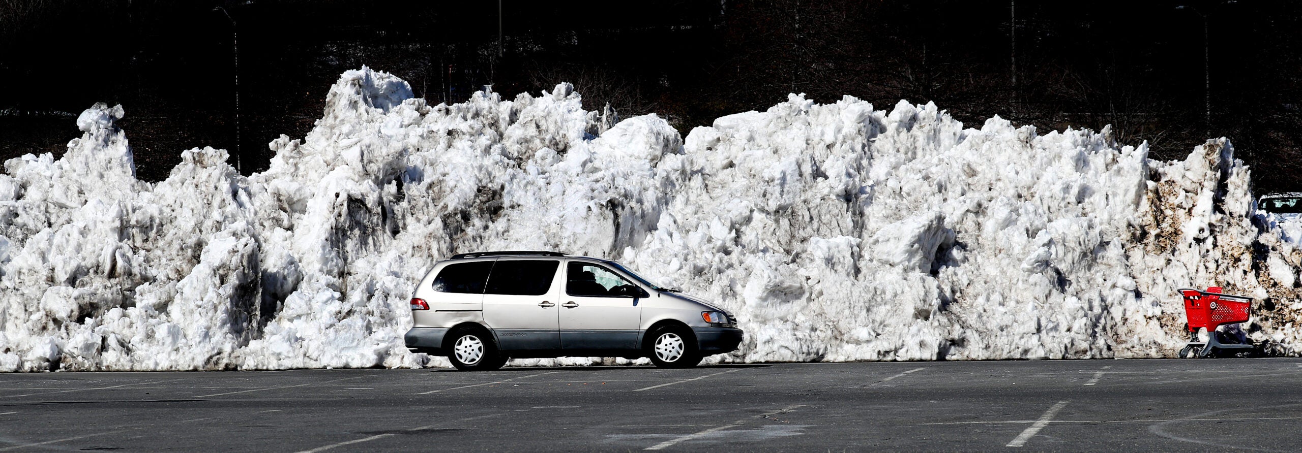 Live updates from local meteorologists on this week's snowstorm