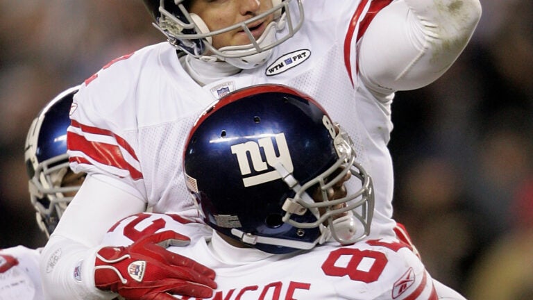 Jay Feely says prom photo with a gun and his daughter was a 'joke'