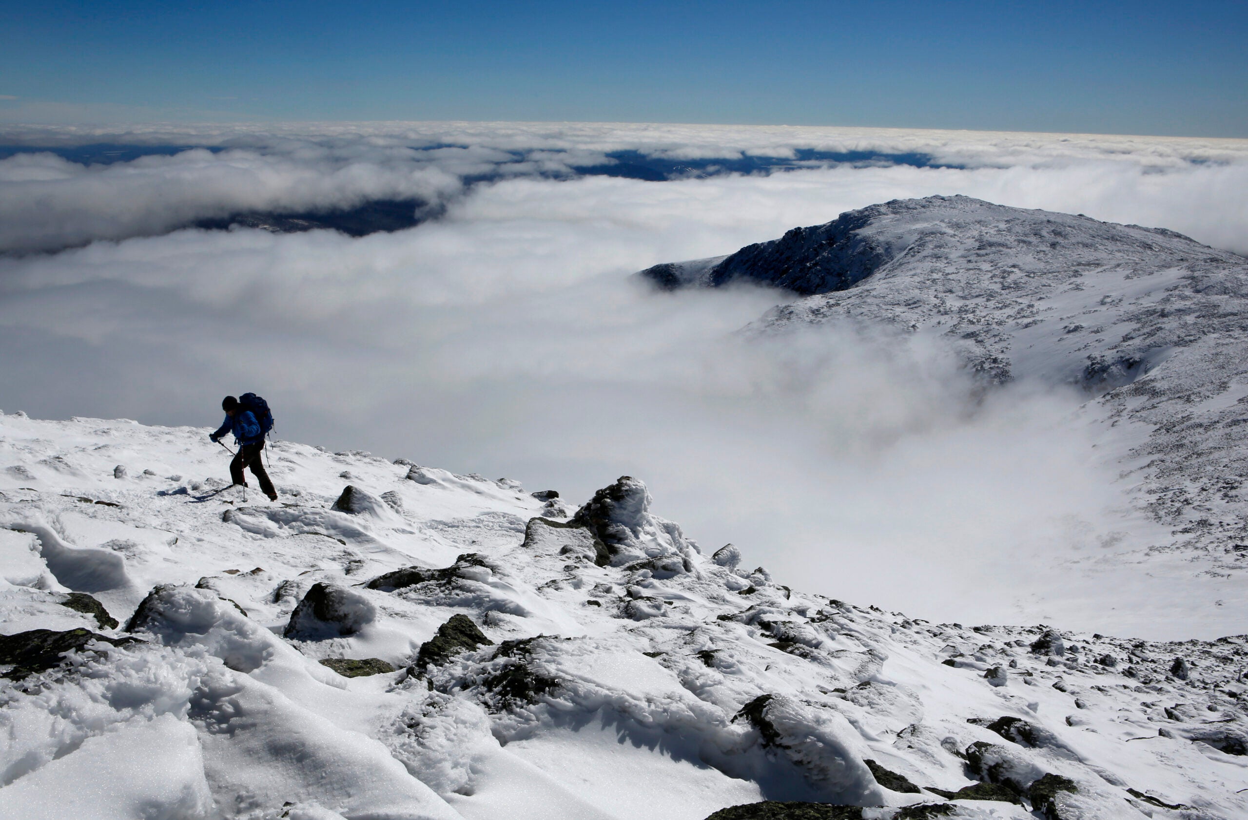 Scary video shows skiers at Tuckerman Ravine falling, tumbling hundreds ...