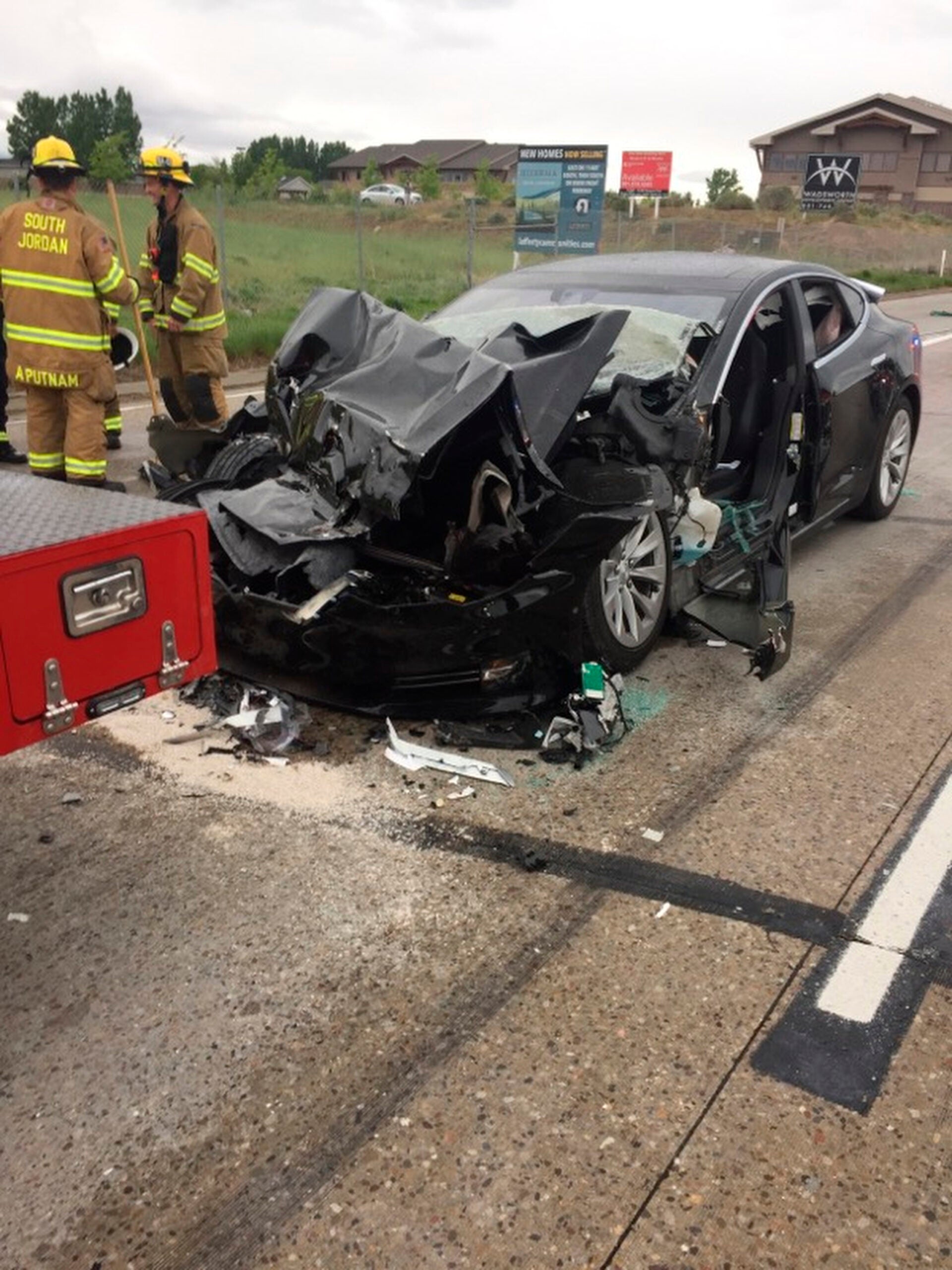 Car data: Utah Tesla driver had hands off wheel before crash