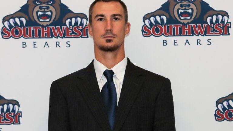 Patriots add two assistants to coaching staff