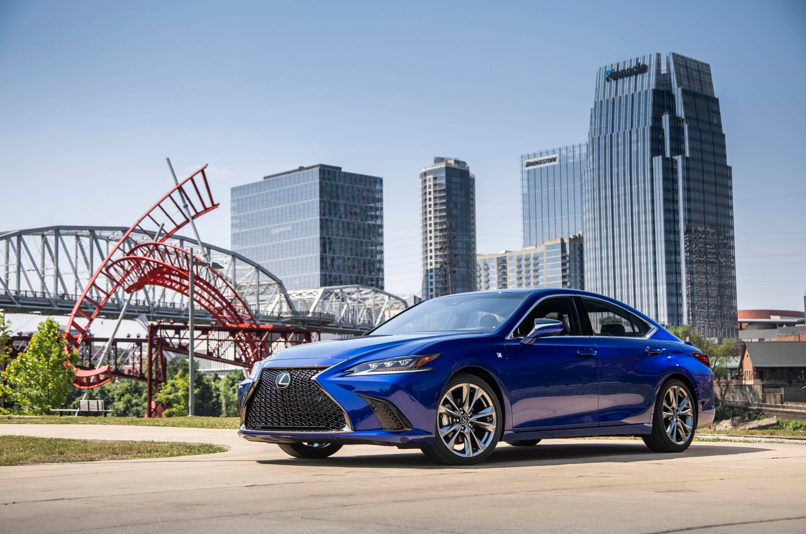 The all-new 2019 Lexus ES gets more style and substance