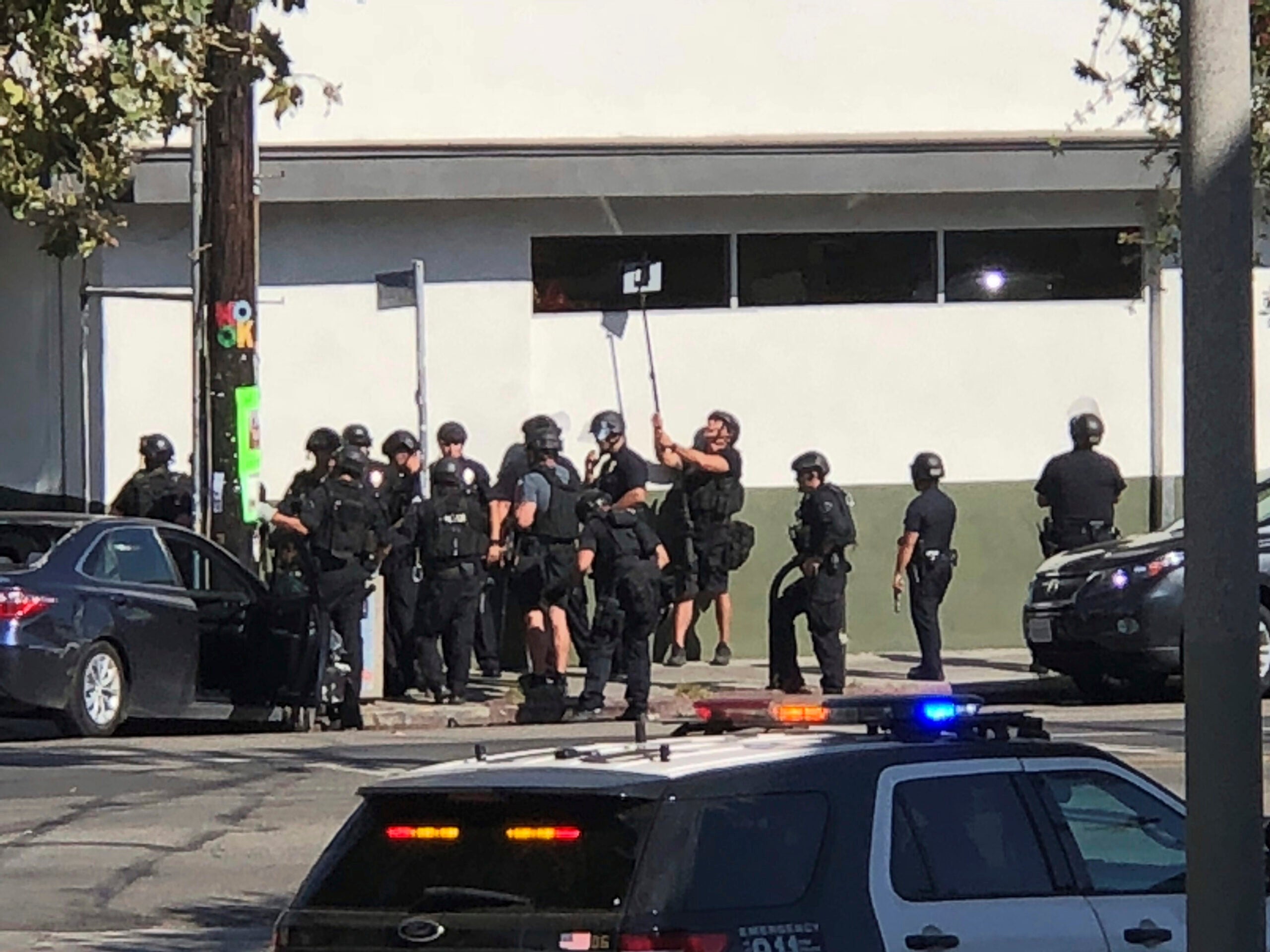 Shooting suspect in standoff at Los Angeles market