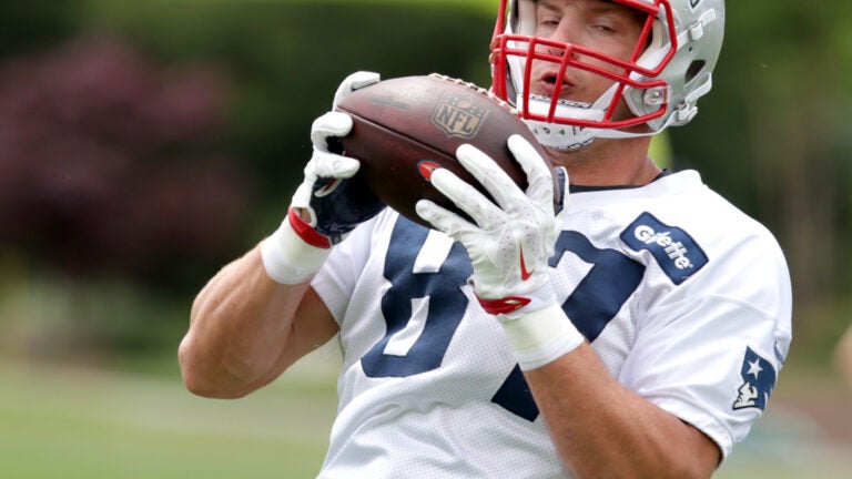 Gronk teases ‘Shark Week’ appearance, does a mean underwater Darth ...