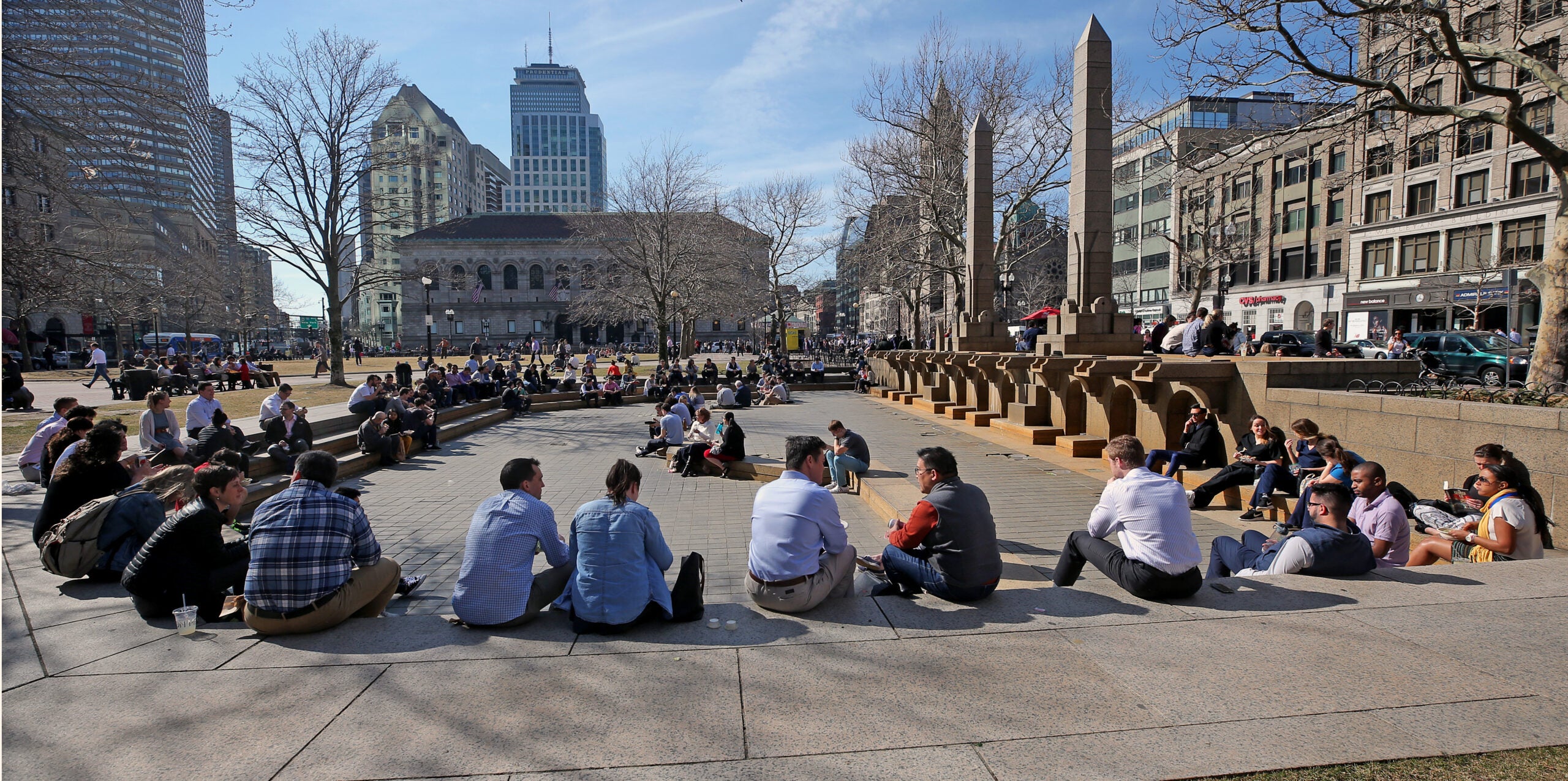 Man slashed in the neck during fight in Boston