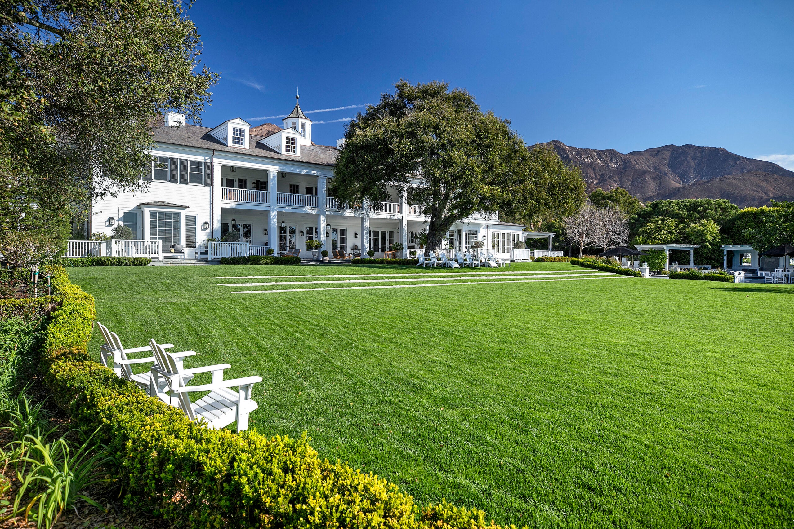 Rob Lowe puts California estate on market for $47 million