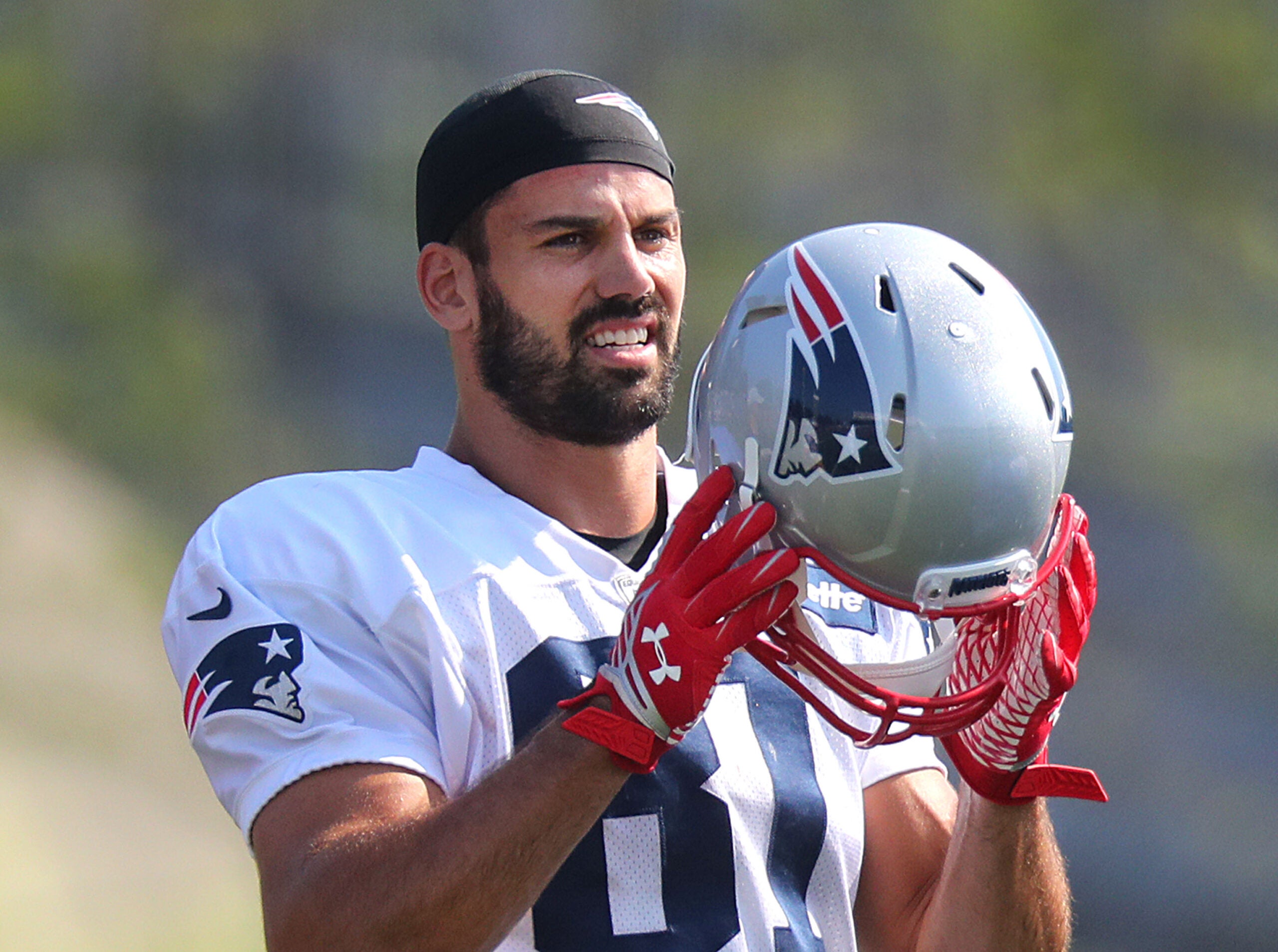 Eric Decker and his family grabbed dinner at a local steakhouse