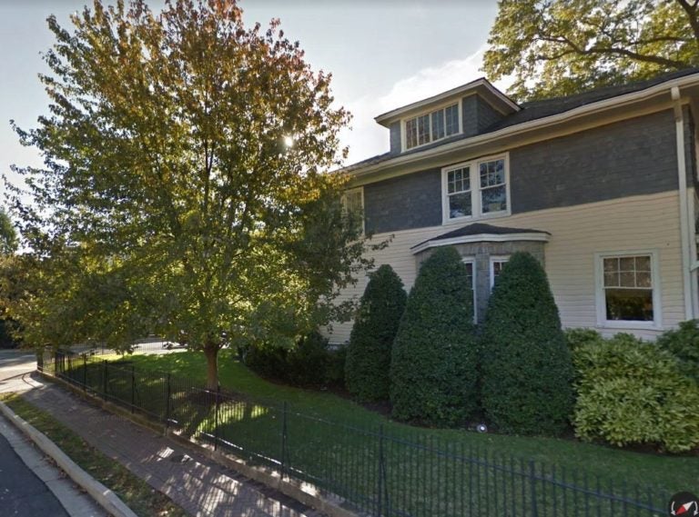 Manafort forfeits luxury homes under plea deal