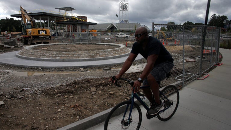 Here’s what riders can expect from the Southwest Corridor bike path ...