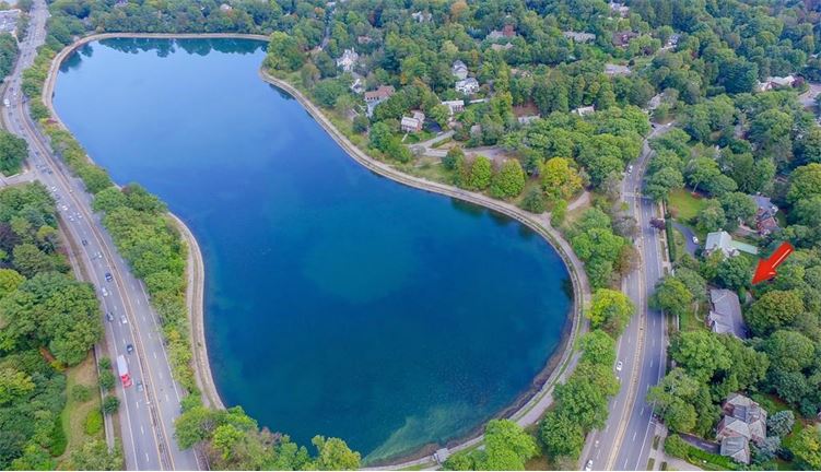 Luxury Home of Week: $2.98 million ranch at Brookline reservoir