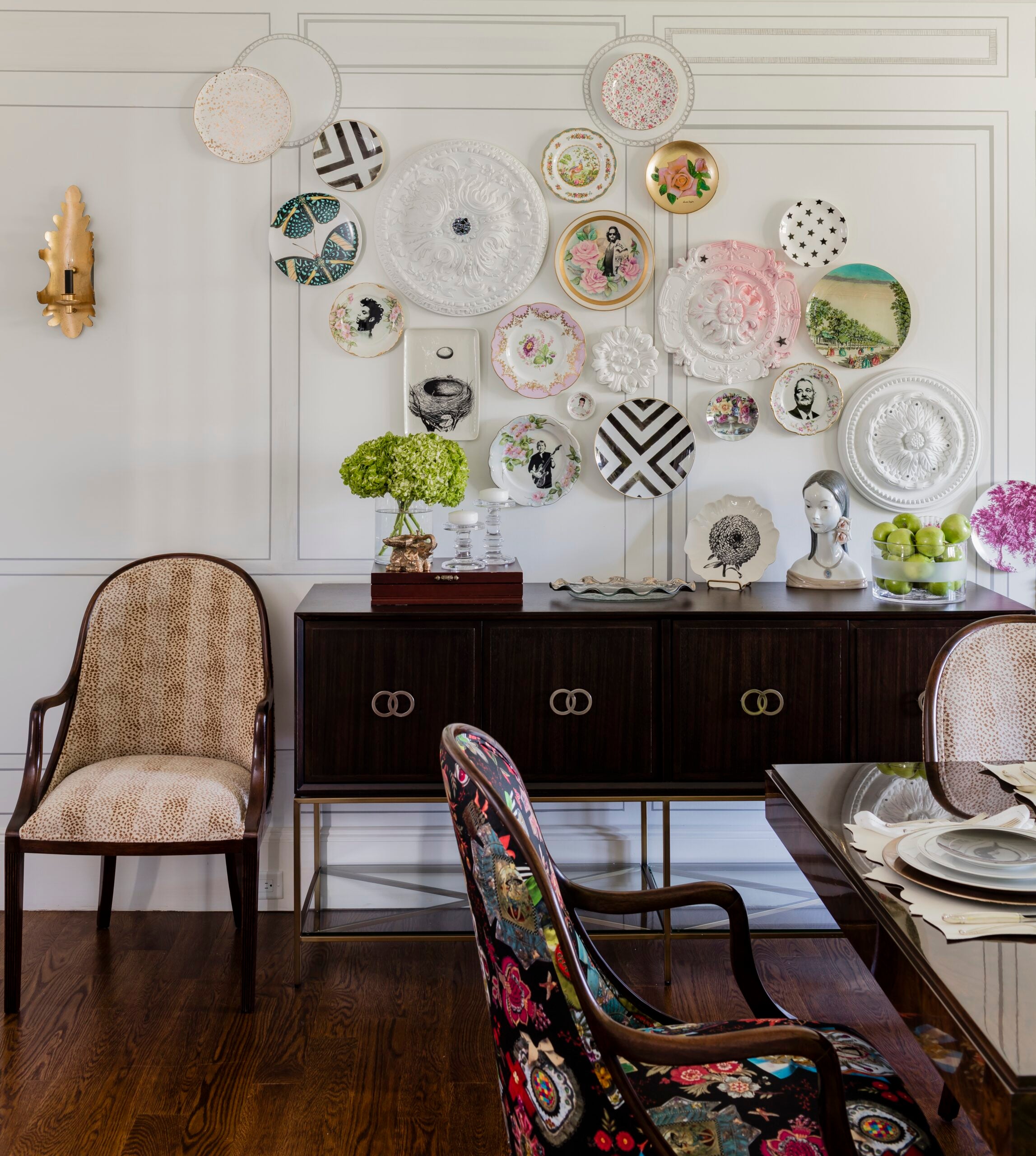 Room to Love: A dining room with plate pizzazz