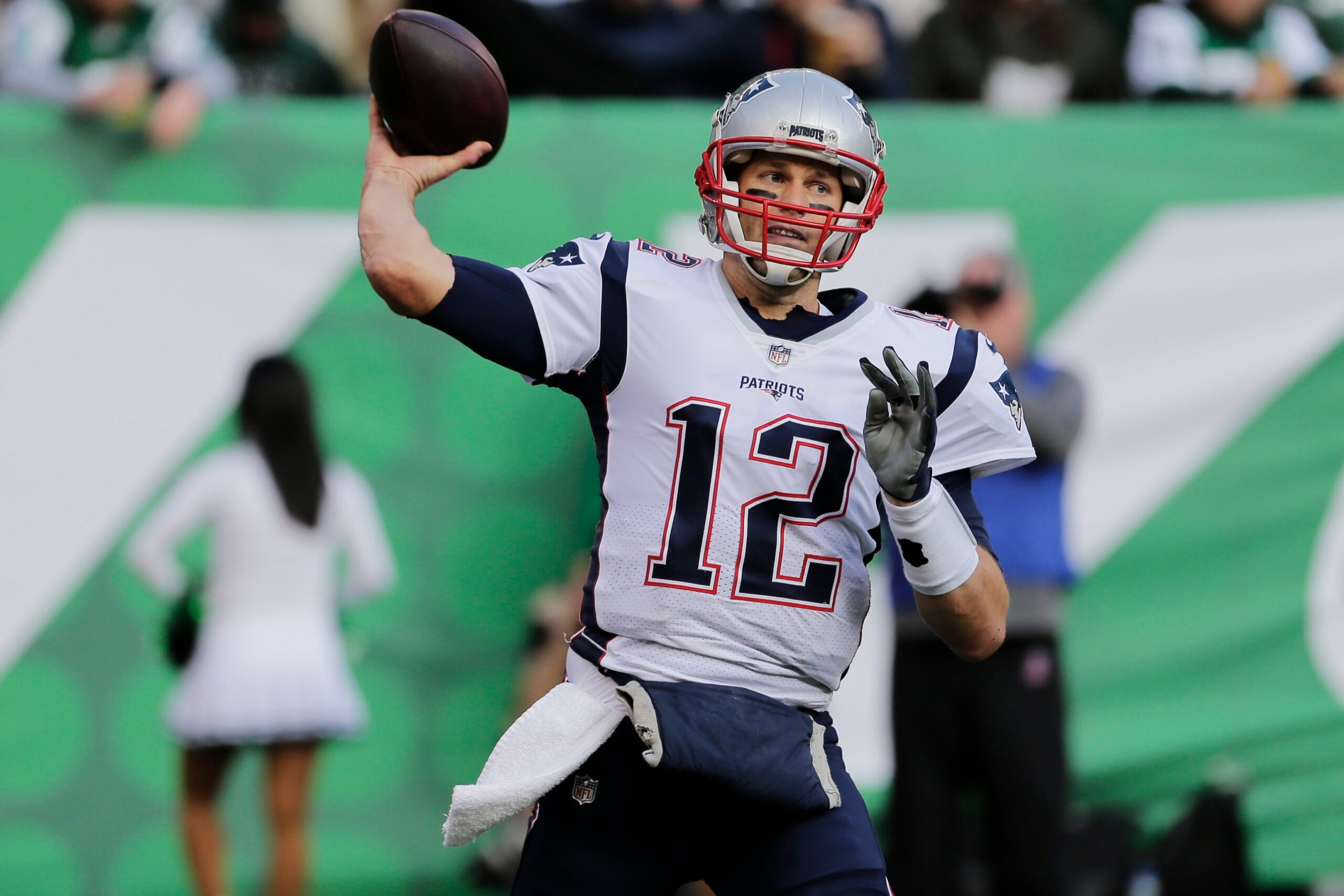 Tom Brady breaks NFL record for career passing yards