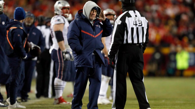 Frustrated Bill Belichick tosses tablet in AFC Championship