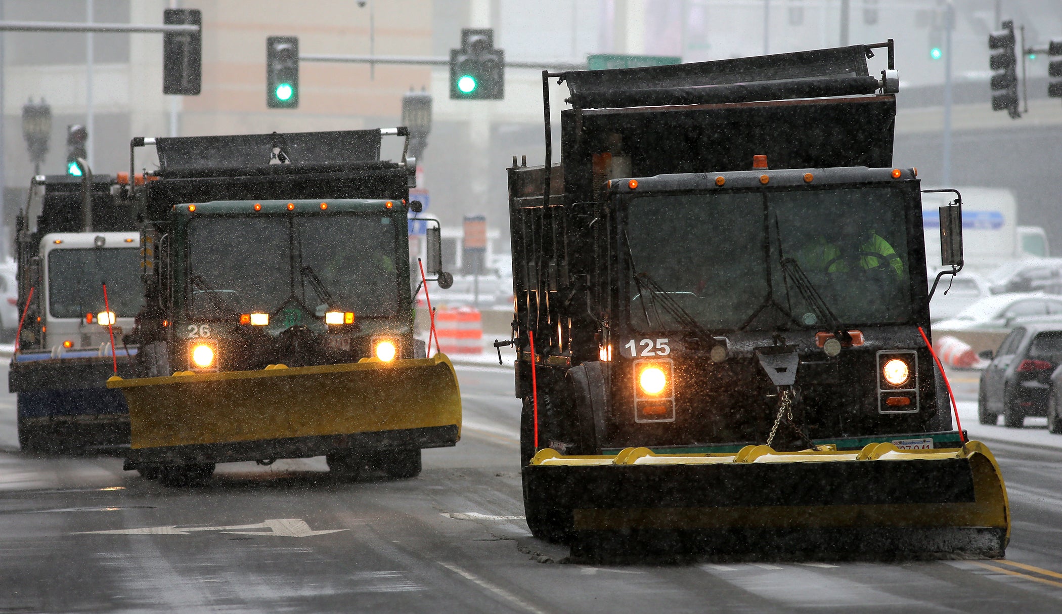 7 maps predicting how much it’ll snow Sunday night into Monday