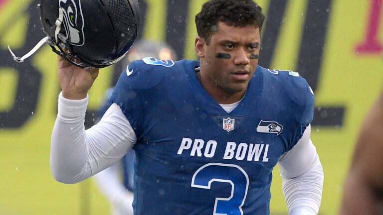 'Hey Seattle, we got a deal': Russell Wilson re-signs with Seahawks