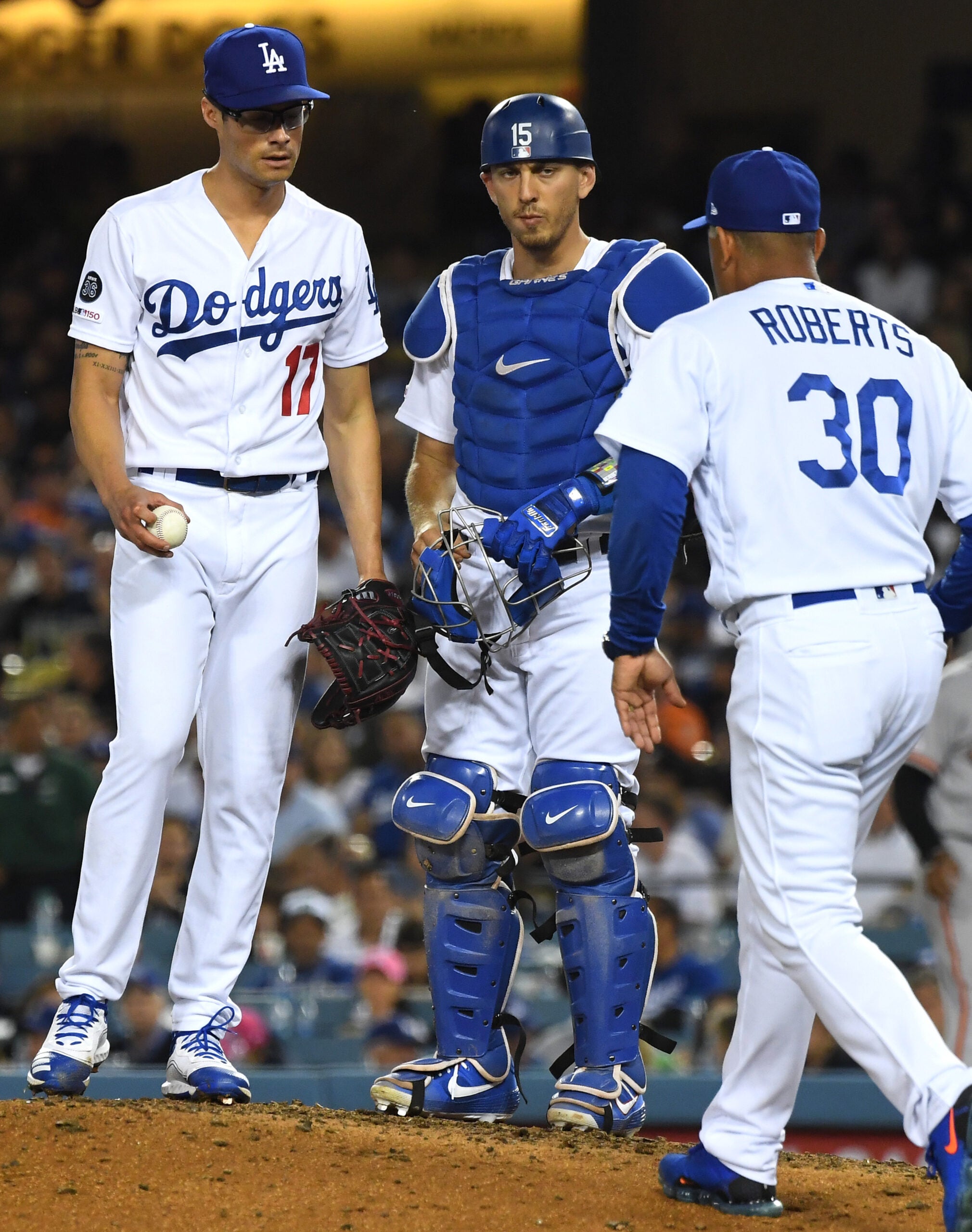 Joe Kelly gets booed off the mound after another poor outing