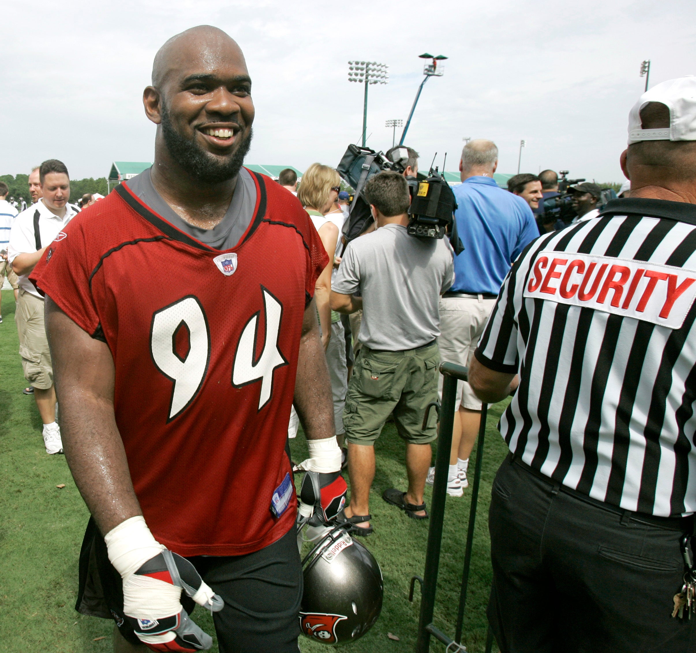 Former Patriots player Greg Spires accused of violating a protective ...