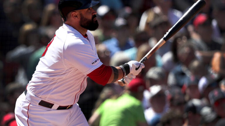 Sandy Leon's 3-run homer caps 8-run 3rd, Red Sox beat Mariners 9-5