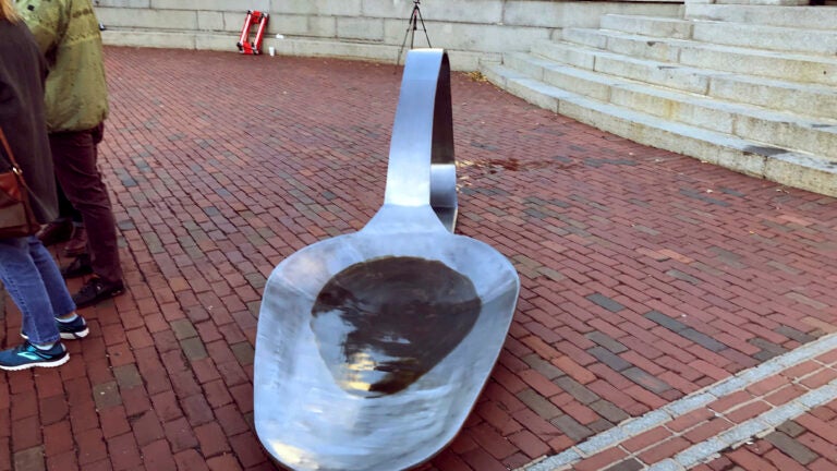 Giant spoon sculpture highlights opioid crisis