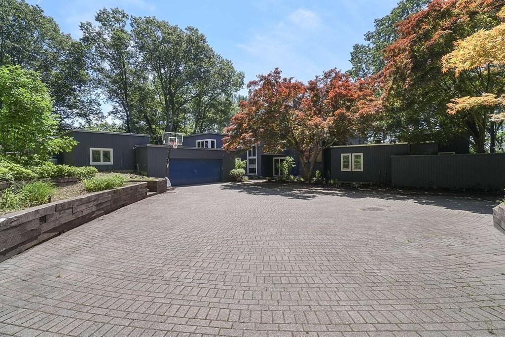 Luxury Home of Week: Pondside mid-century modern gem for $3.9M