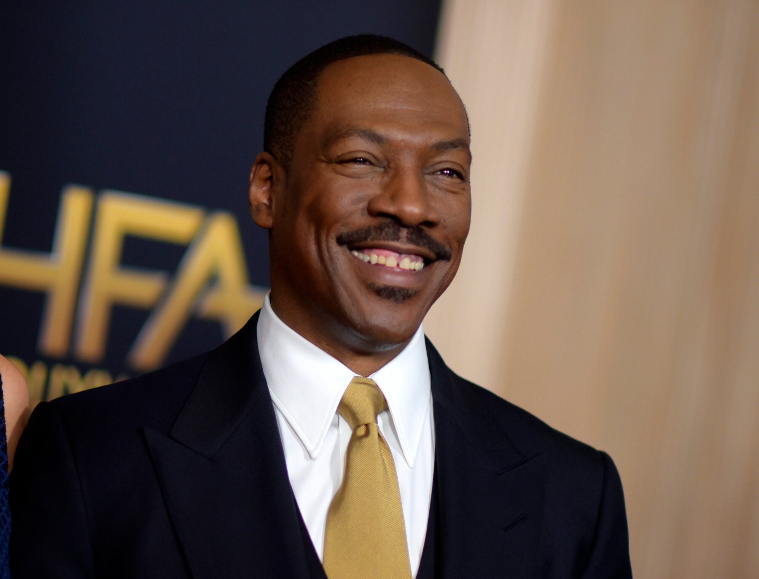 Eddie Murphy to host 'SNL' for the first time in 35 years