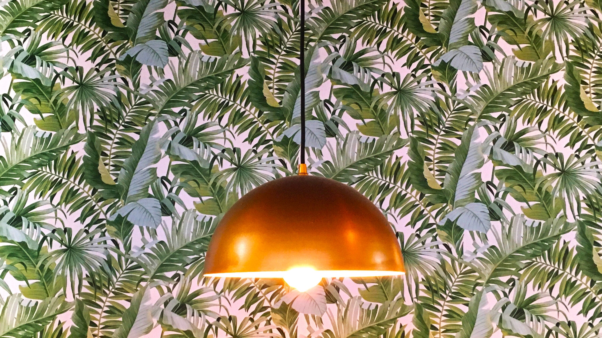 Roxanne's brings tropical vibes to a familiar location