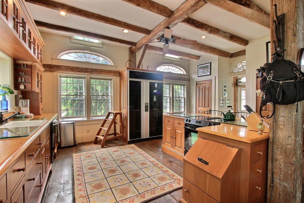 Former Cape home of late news anchor Tom Ellis for $1,479,000