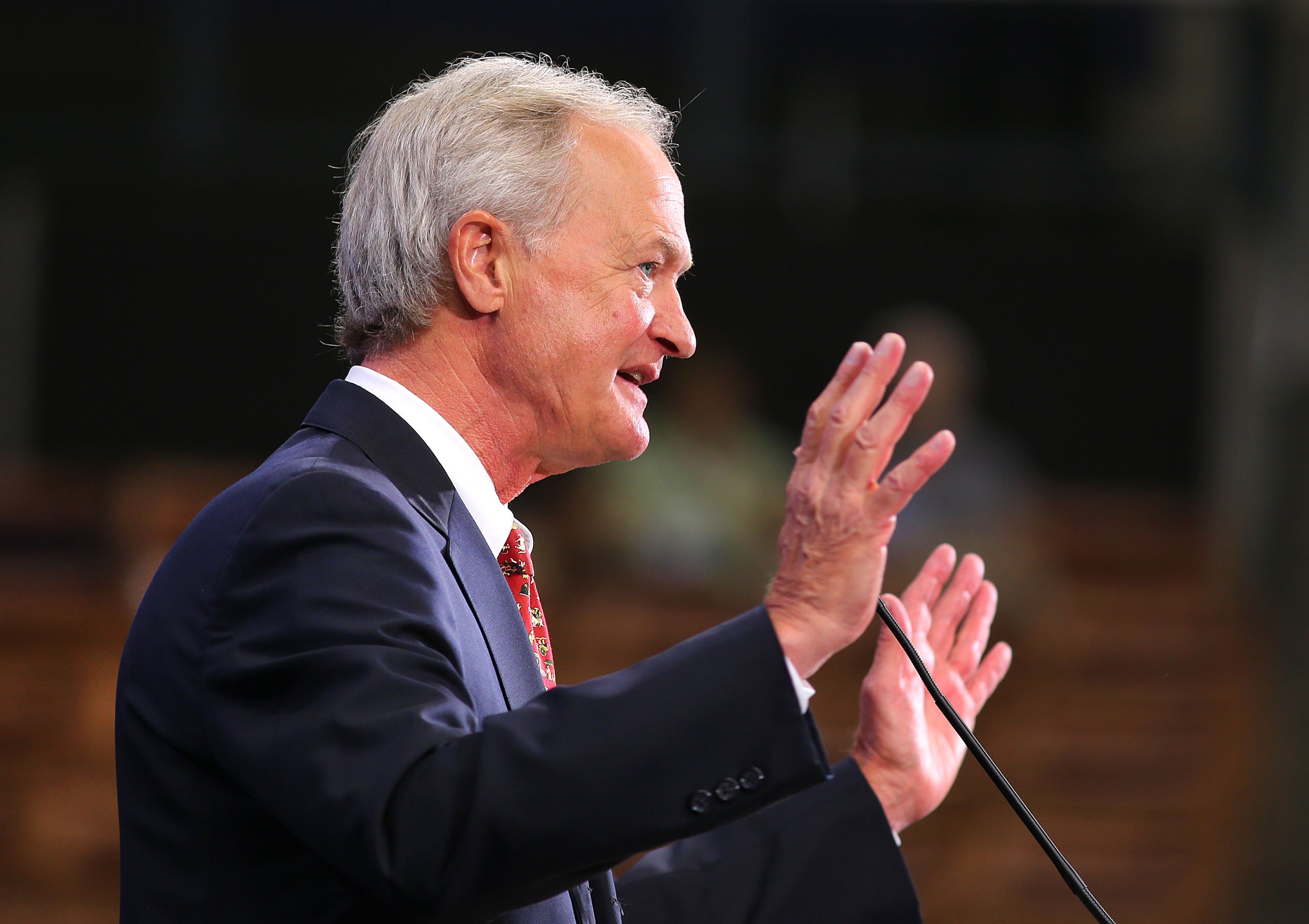 Lincoln Chafee files to run for president as Libertarian