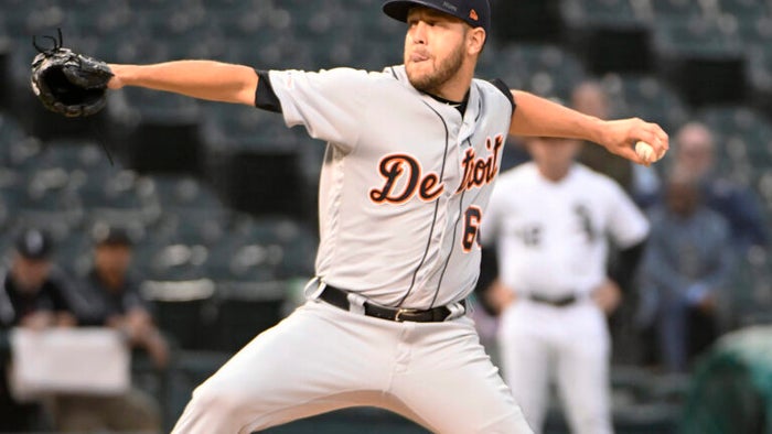 Red Sox acquire pitcher Matt Hall from Tigers