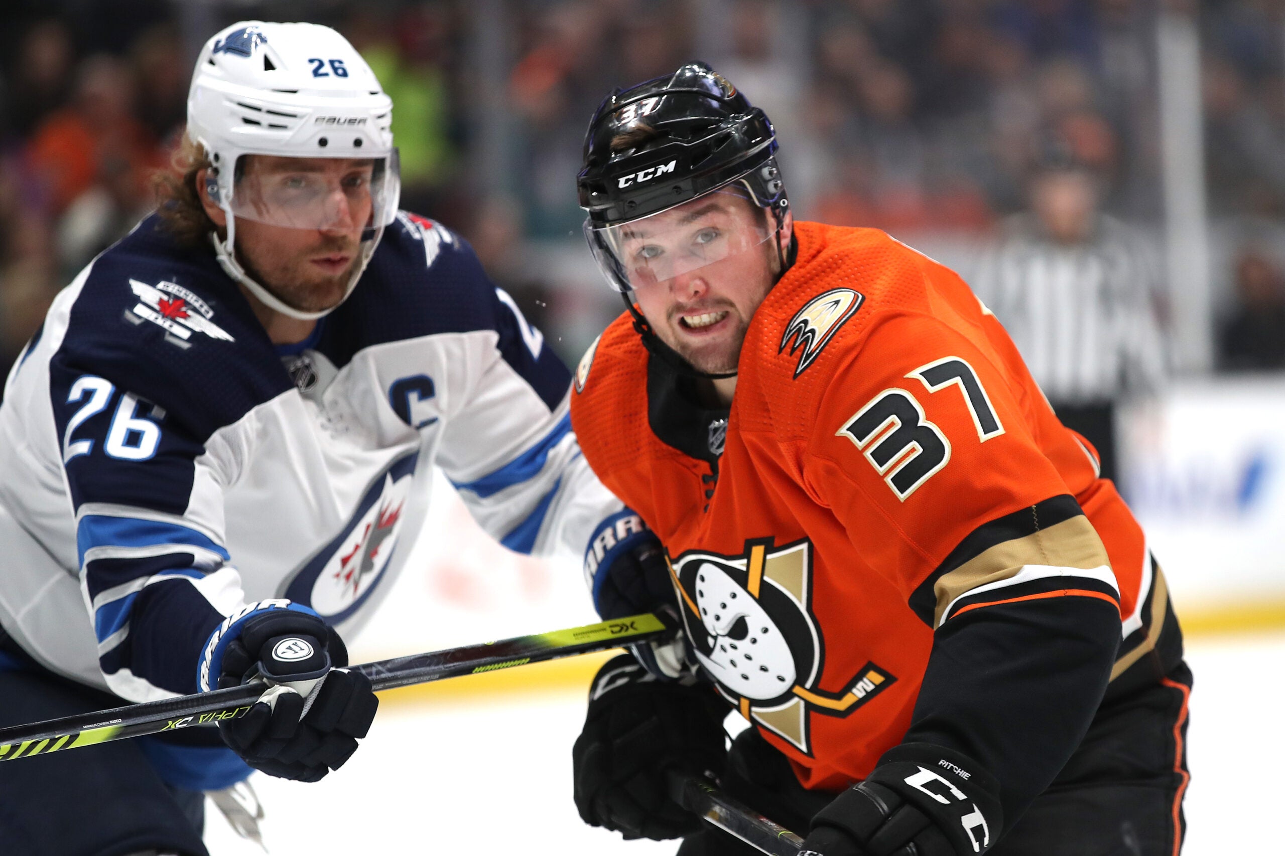 Bruins trade Danton Heinen to Ducks for winger Nick Ritchie