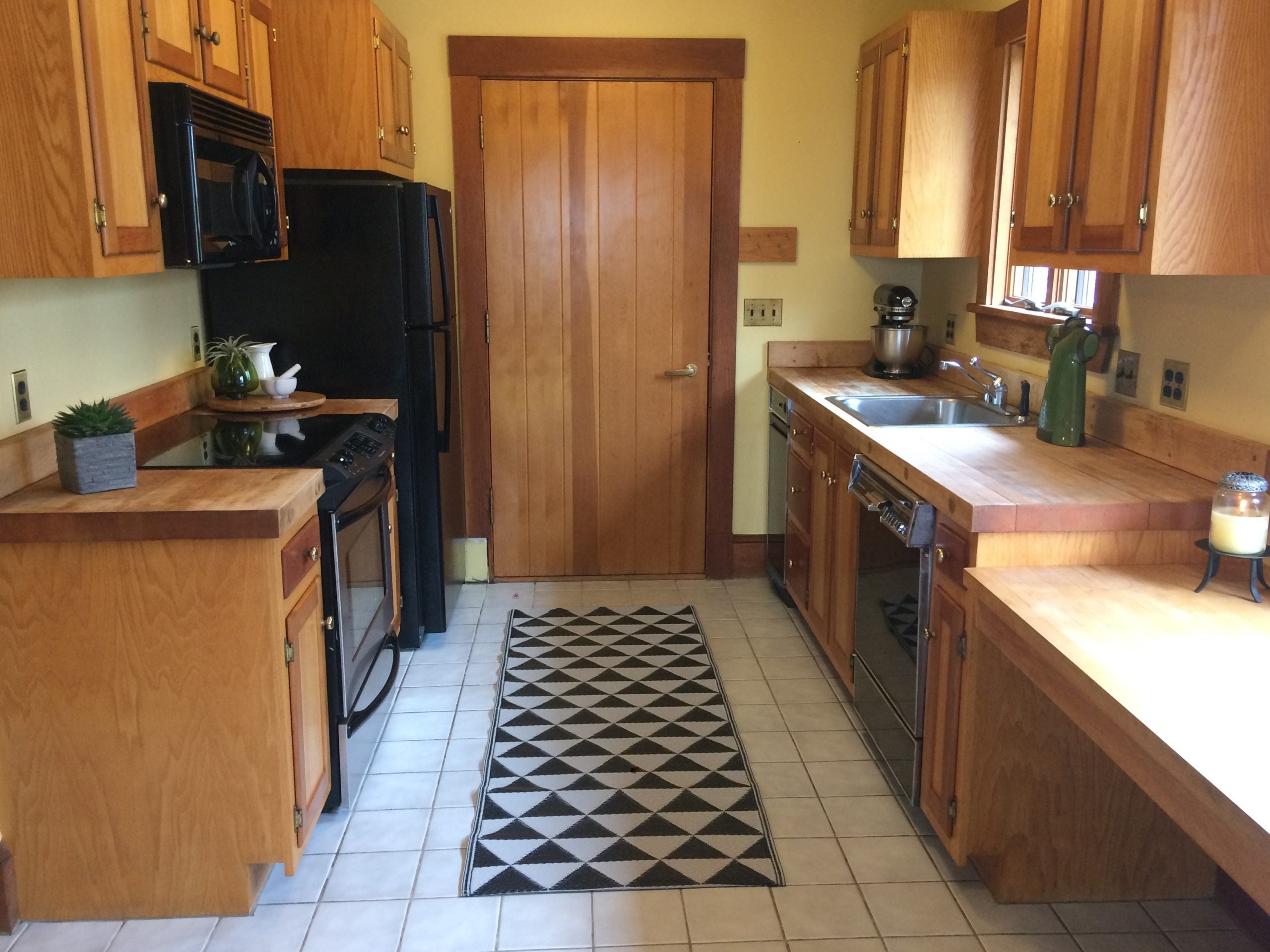 How to stage a home for sale on a budget