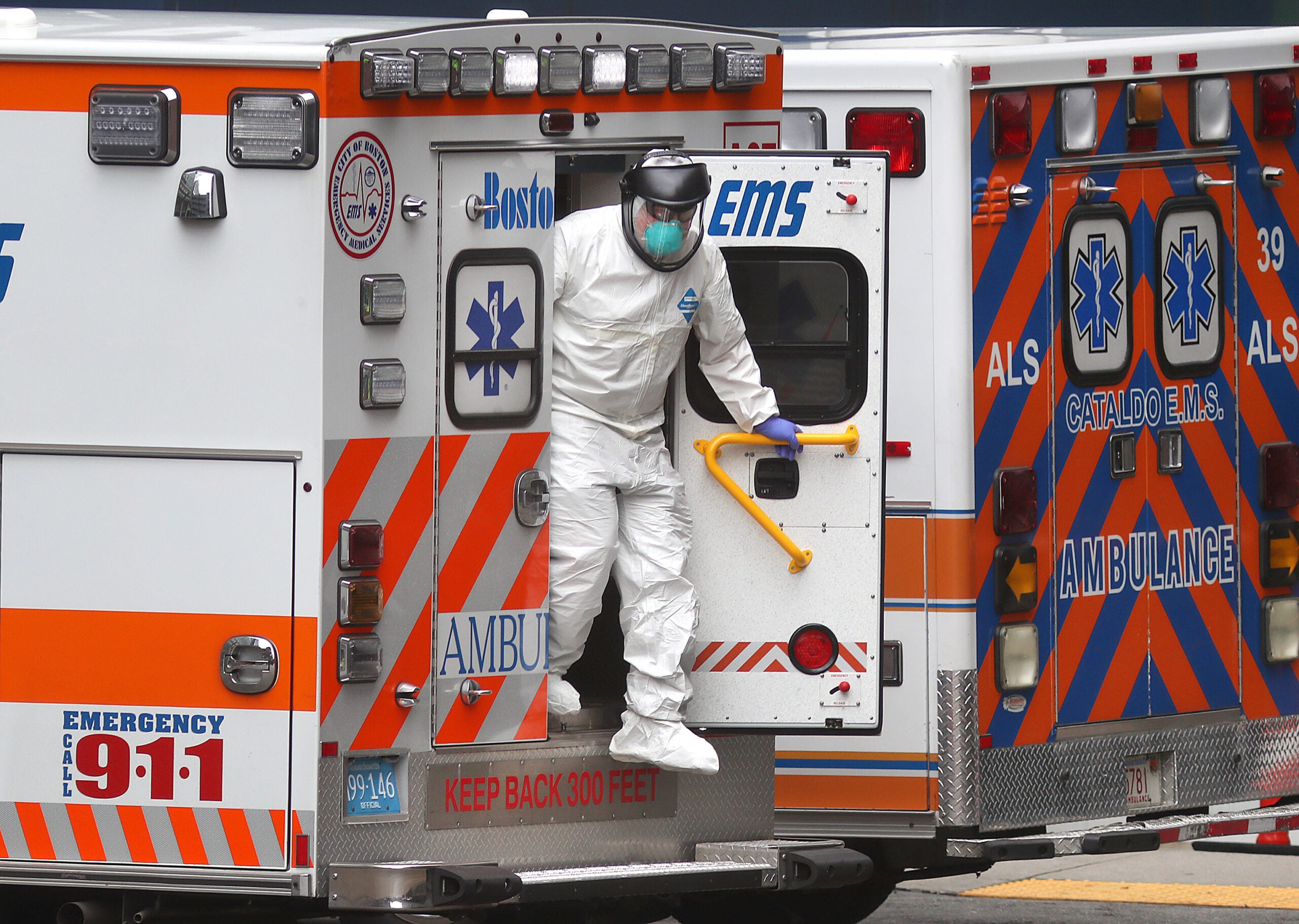 Livestream: Ambulance convoy traveling to Fenway to honor EMS workers