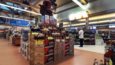 New Hampshire rolls out curbside pickup at 2 popular liquor stores ...
