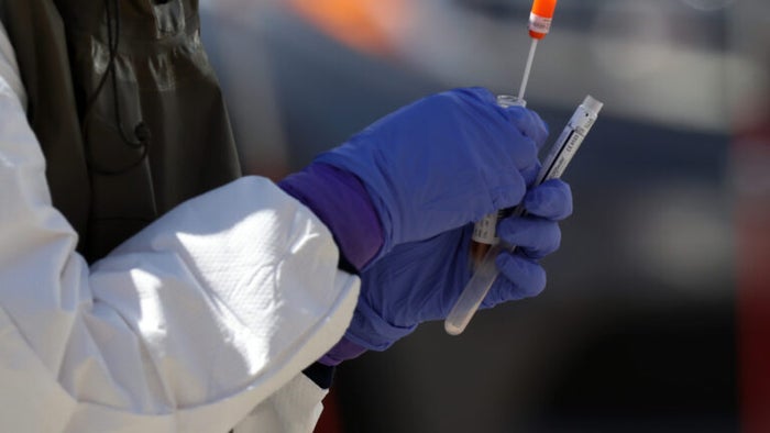 Elizabeth Warren asked Anthony Fauci if the government was ready for ...