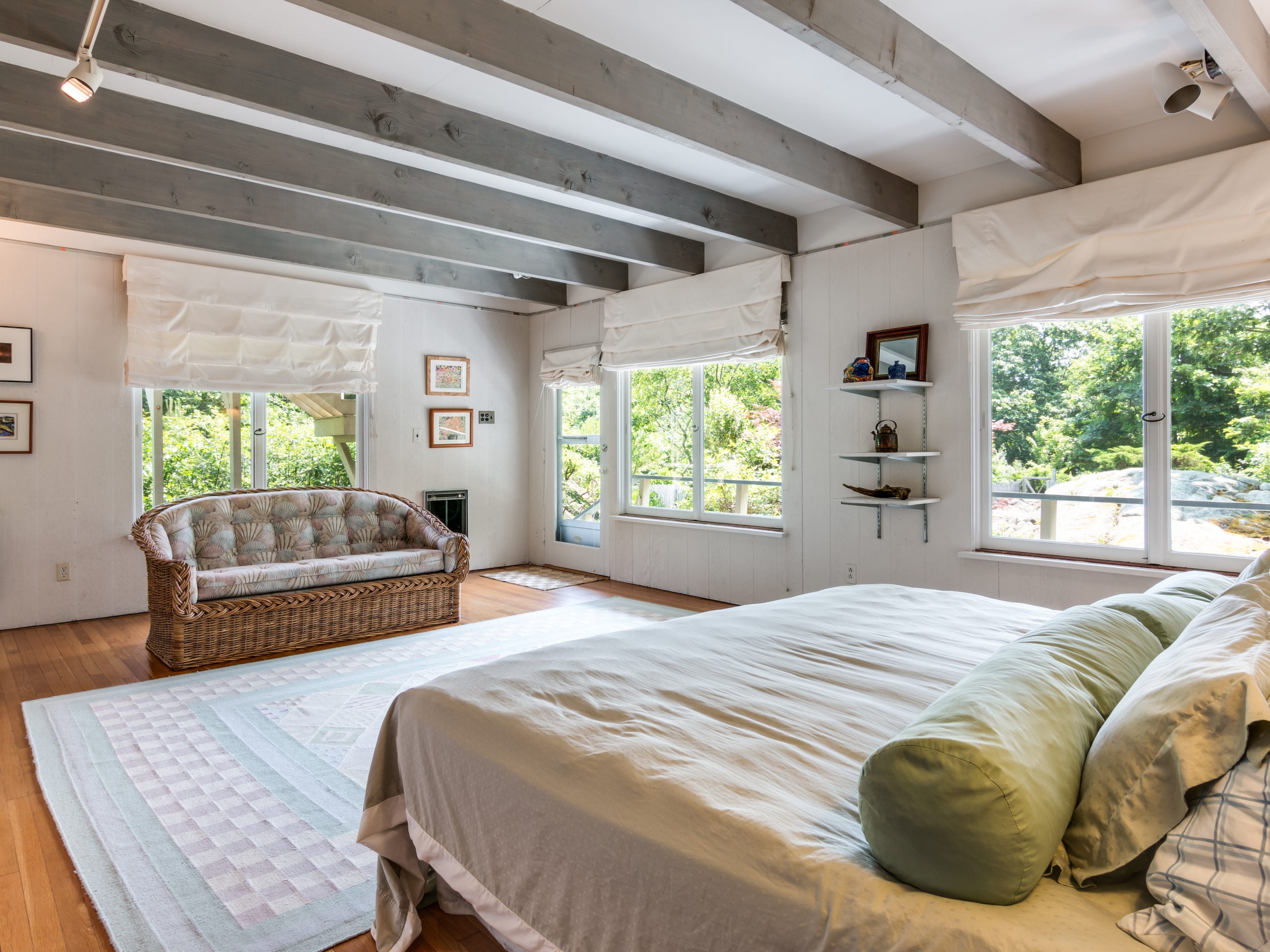 Home of Week: Trilevel contemporary in a rocky Gloucester outpost