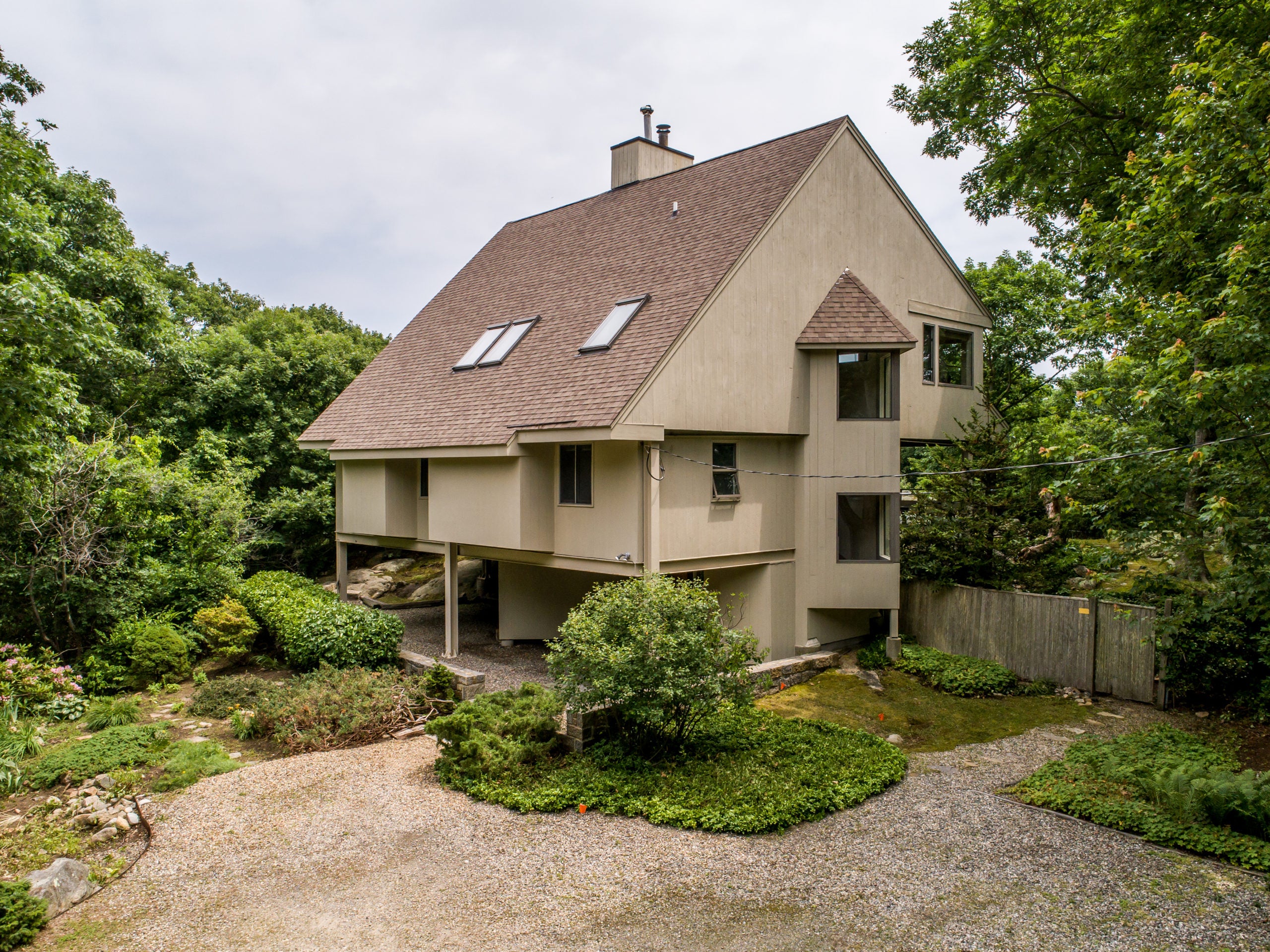 Home of Week: Trilevel contemporary in a rocky Gloucester outpost