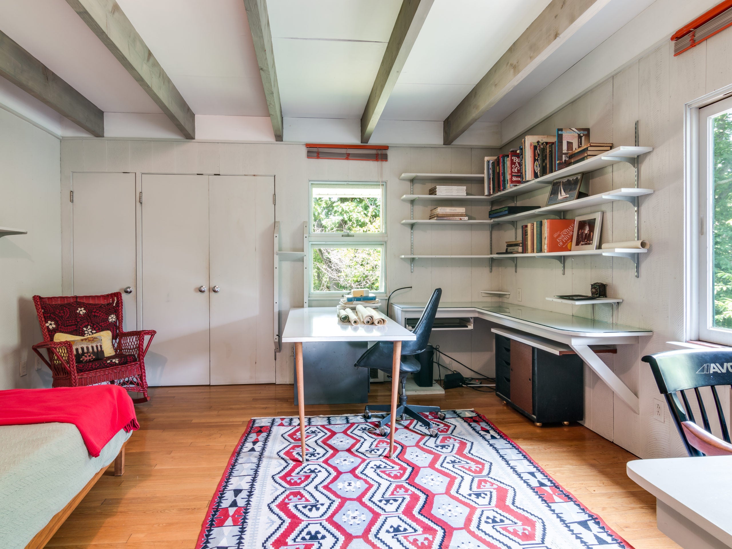 Home of Week: Trilevel contemporary in a rocky Gloucester outpost