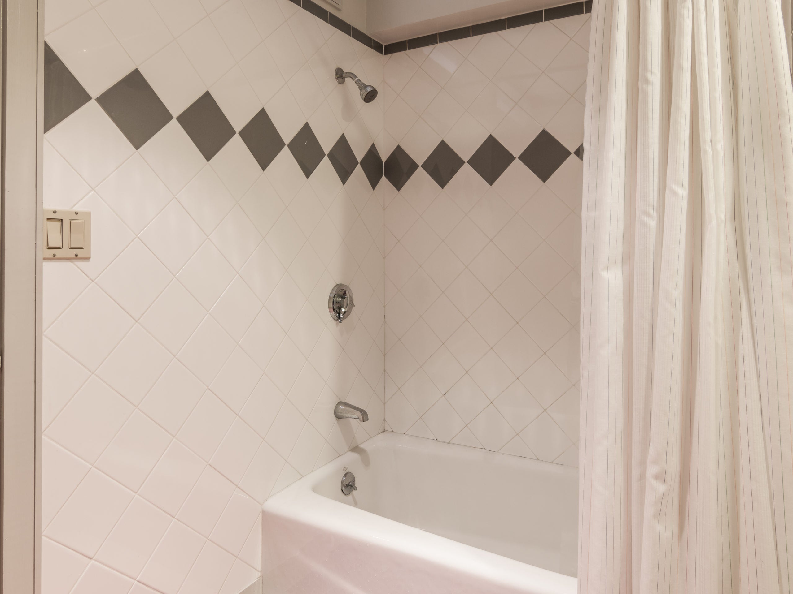 Home of Week: Trilevel contemporary in a rocky Gloucester outpost