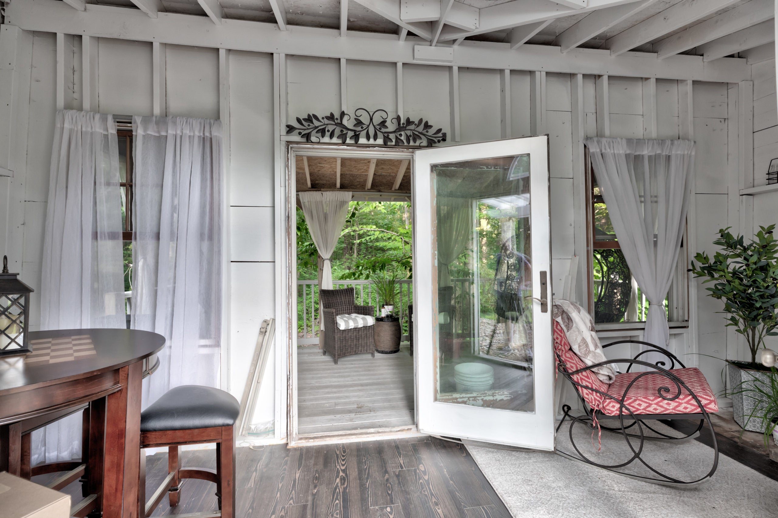 Home of the Week: Saugus 4-bedroom with a dreamy 'she shed'