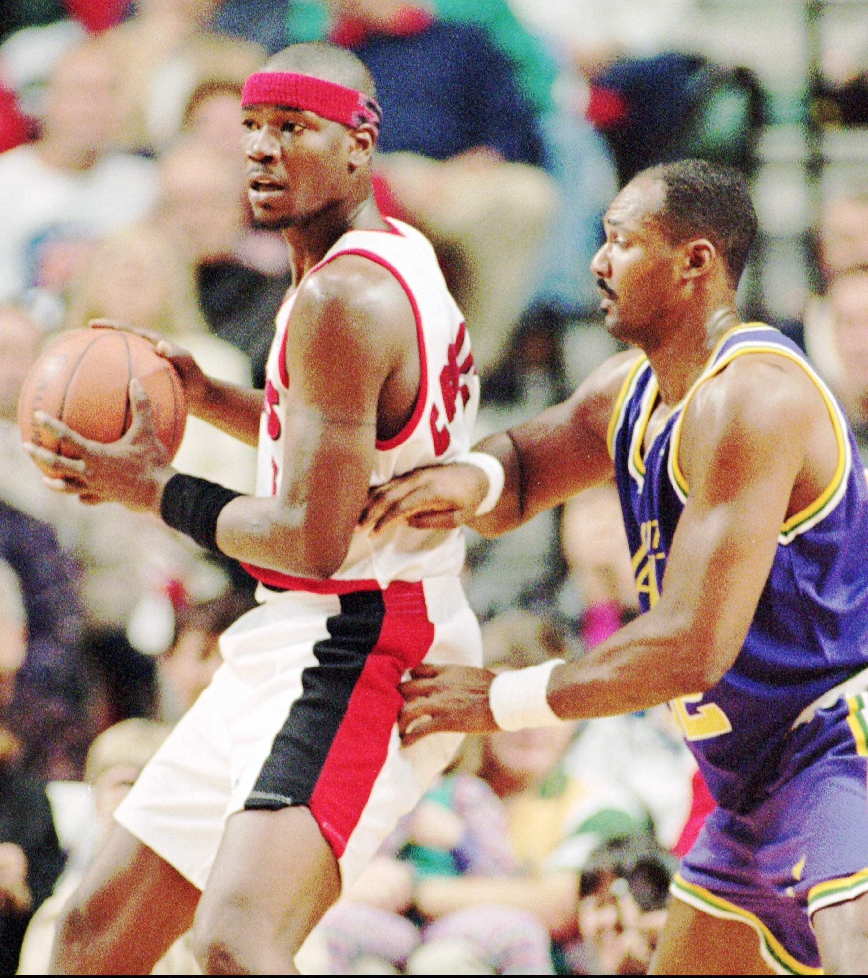 Cliff Robinson, ex-UConn star, top NBA 6th man, dies at 53