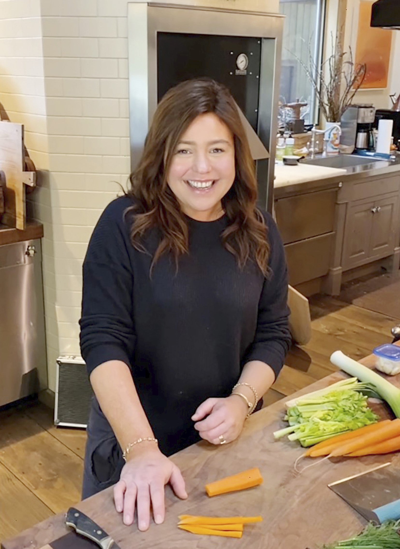 Fire engulfs home of celebrity chef Rachael Ray