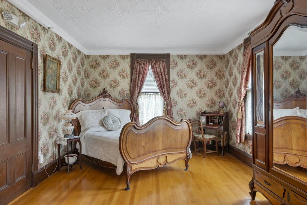 Lizzie Borden's 'Maplecroft' mansion hits market for $890,000