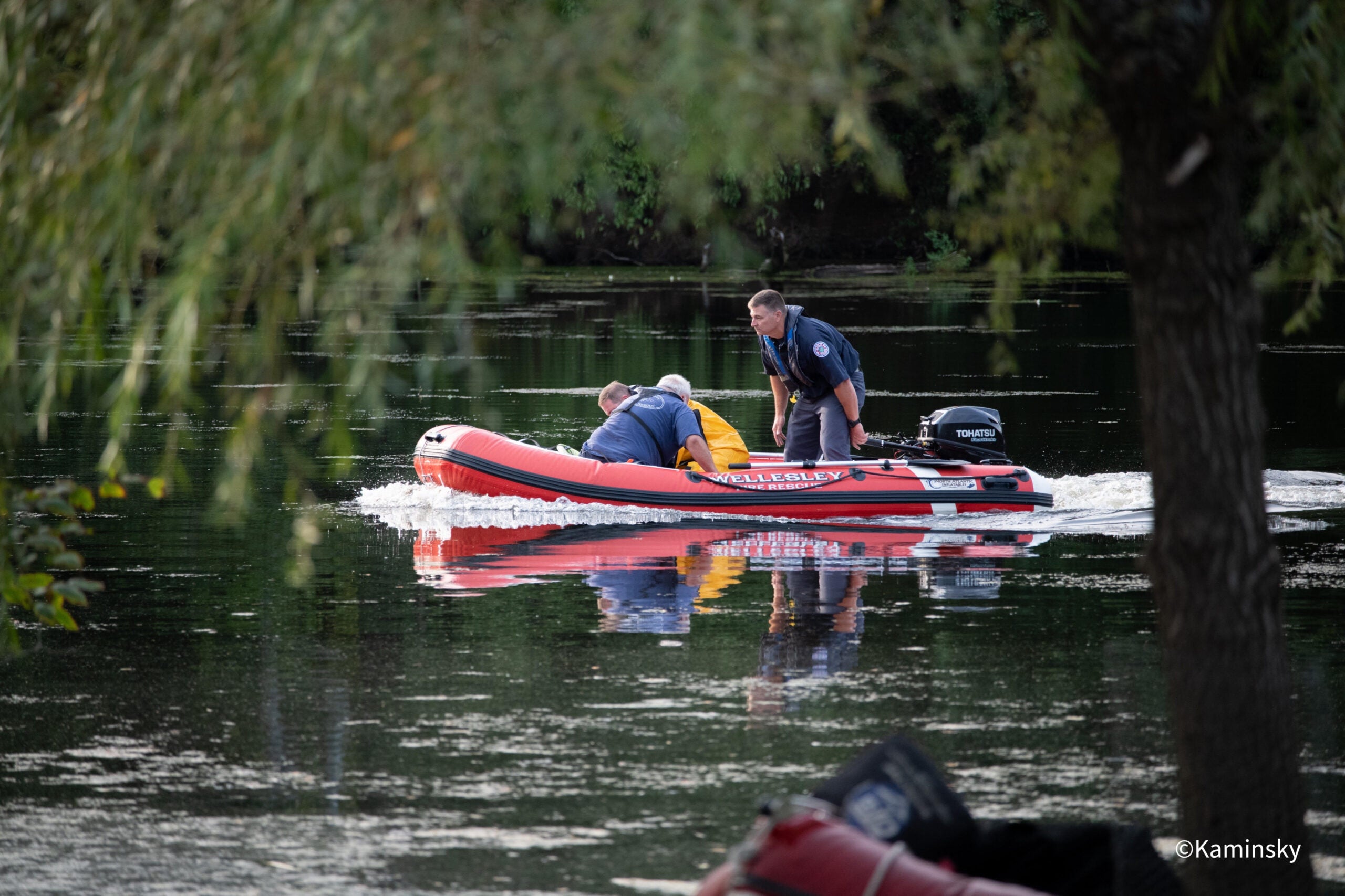Man dies after canoe capsizes in Wellesley pond