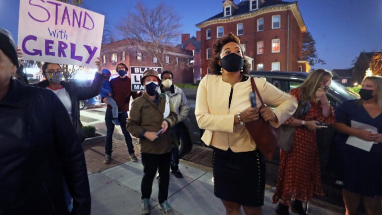 Supporters rally for Everett councilor pressured to resign after ...