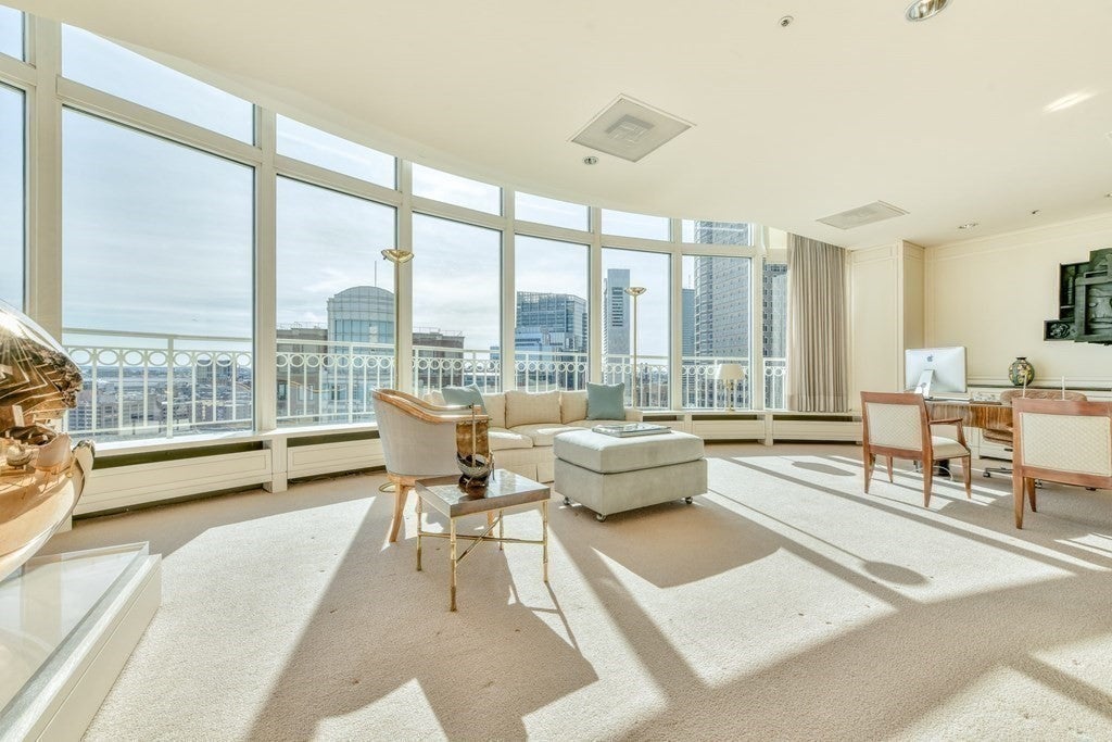 Luxury Home of the Week: For $35k, Rowes Wharf penthouse rental