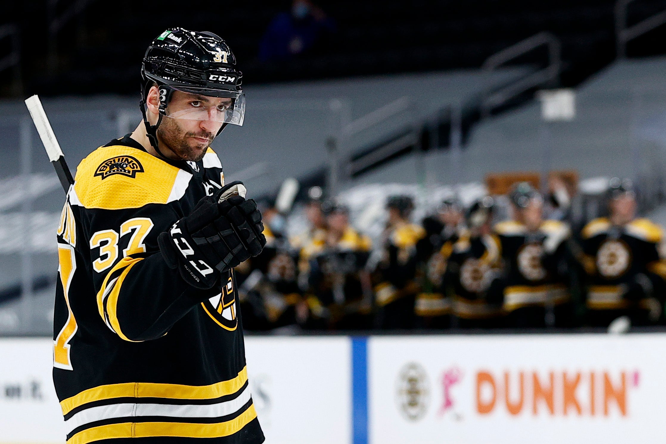 Patrice Bergeron leads Bruins to 4-1 win over Penguins